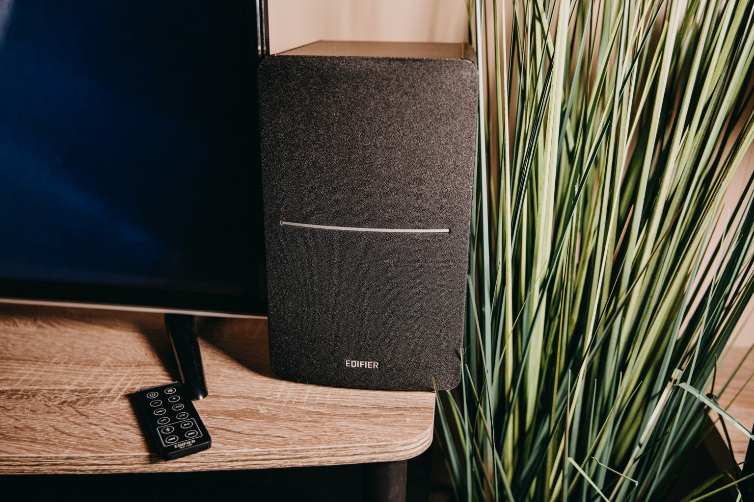 Discover the Edifier R1280DB for Optimal Audio & Style 2025